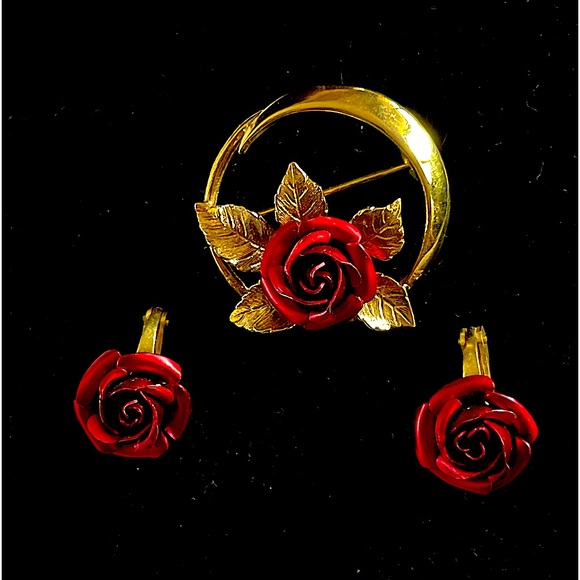 Accessories | Vintage Single Red Rose Within A Goldtone Brooch With ...